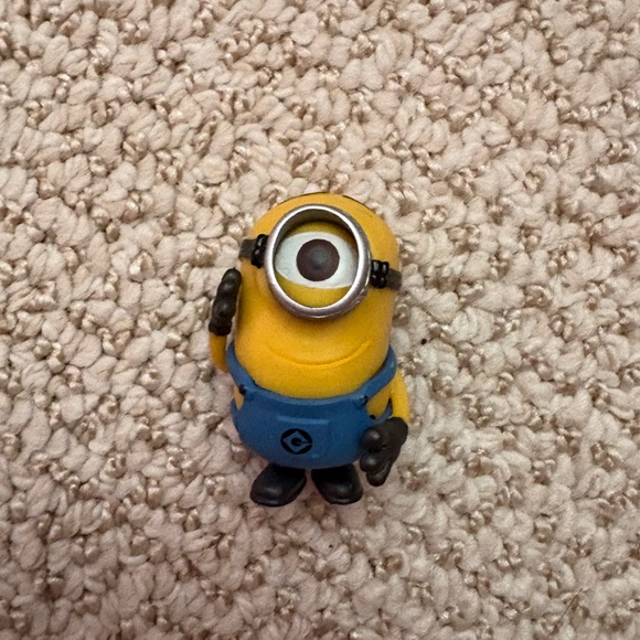Universal | Toys | Universal Minions Action Figure Yellow And Blue ...